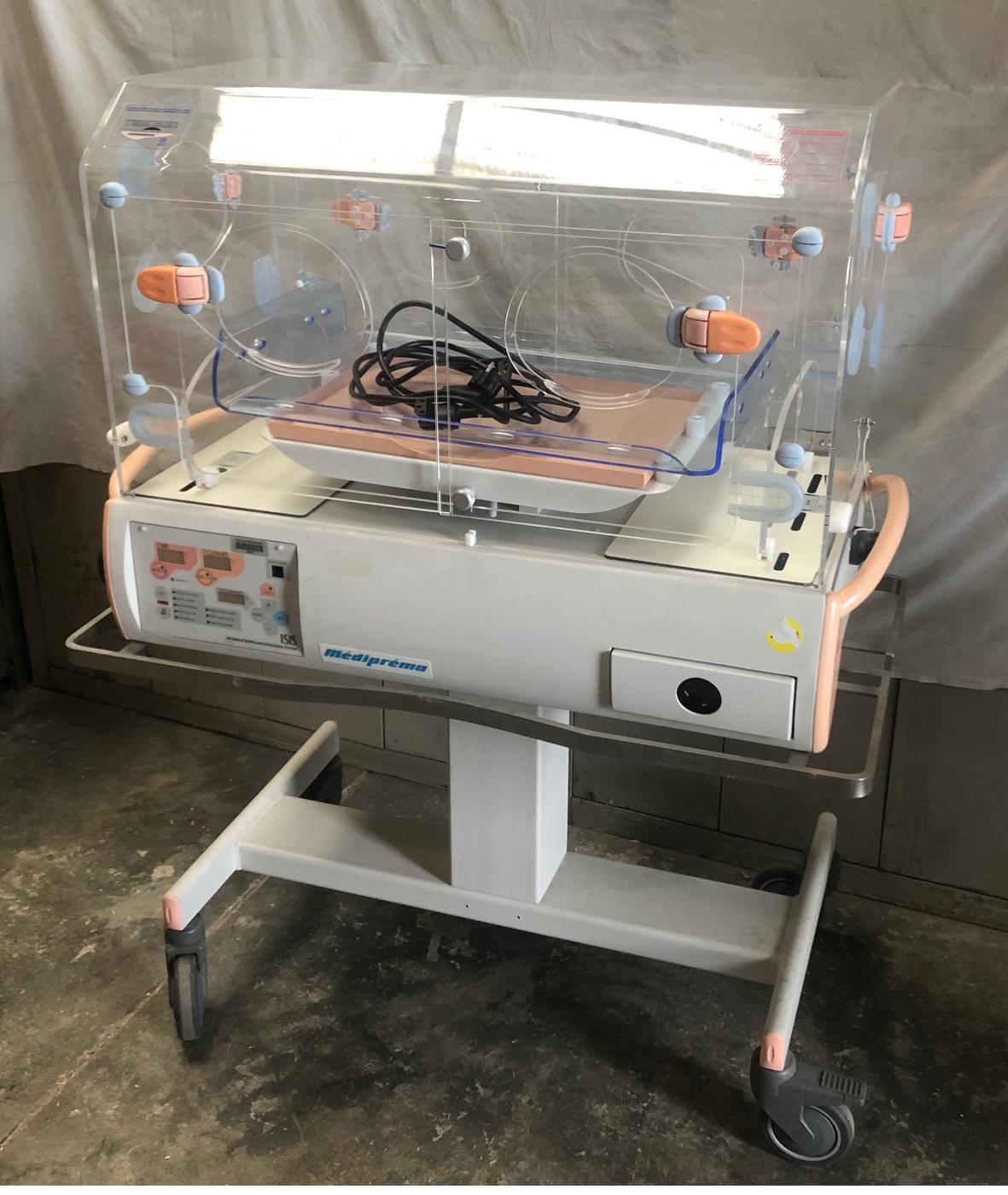 Couveuse bébé Médipréma ISIS MP5 reconditionné et occasion- Sept ...